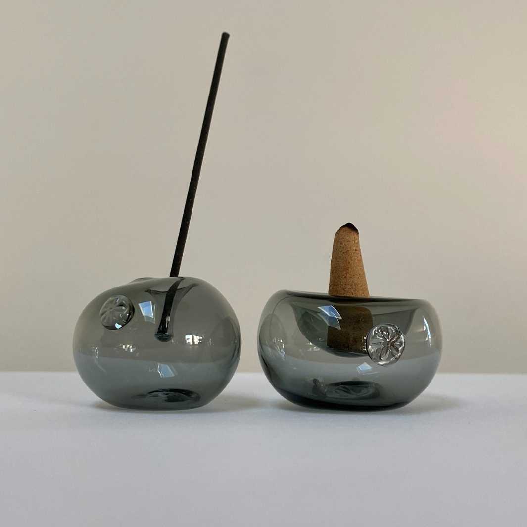 Wearing Glass. View exquisitely handcrafted glass jewellery and gifts.